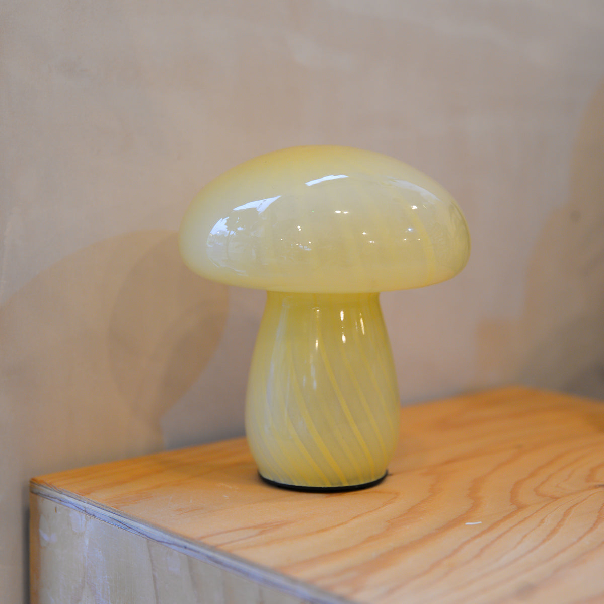 Mushy Portable LED Lamp / Yellow – Mon Pote