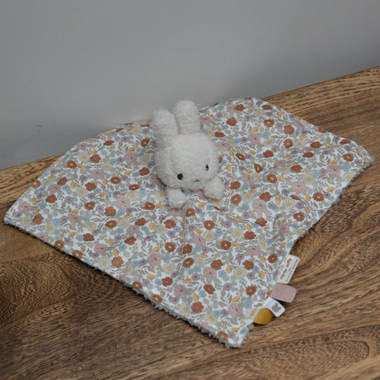 Miffy Cuddle Cloth / Vintage Flowers – Mon Pote