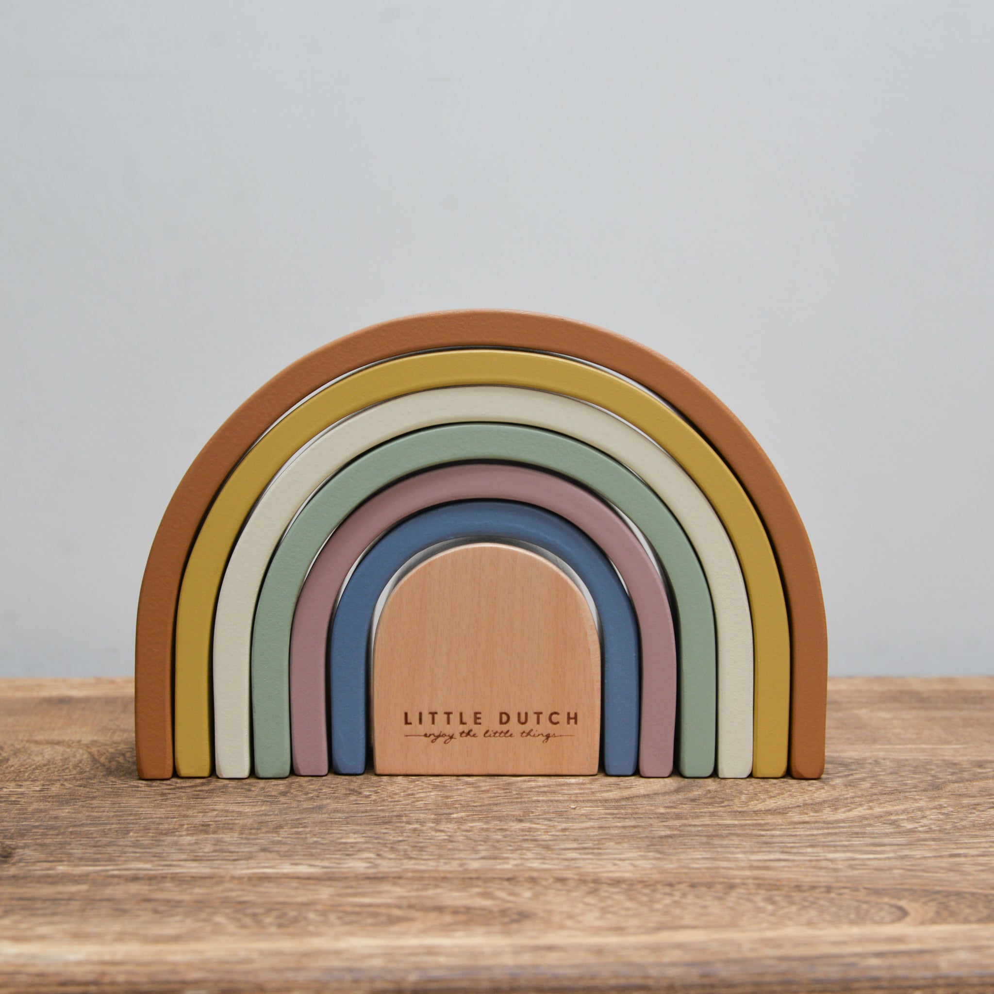 Wooden Rainbow Stacker / Vintage – Mon Pote