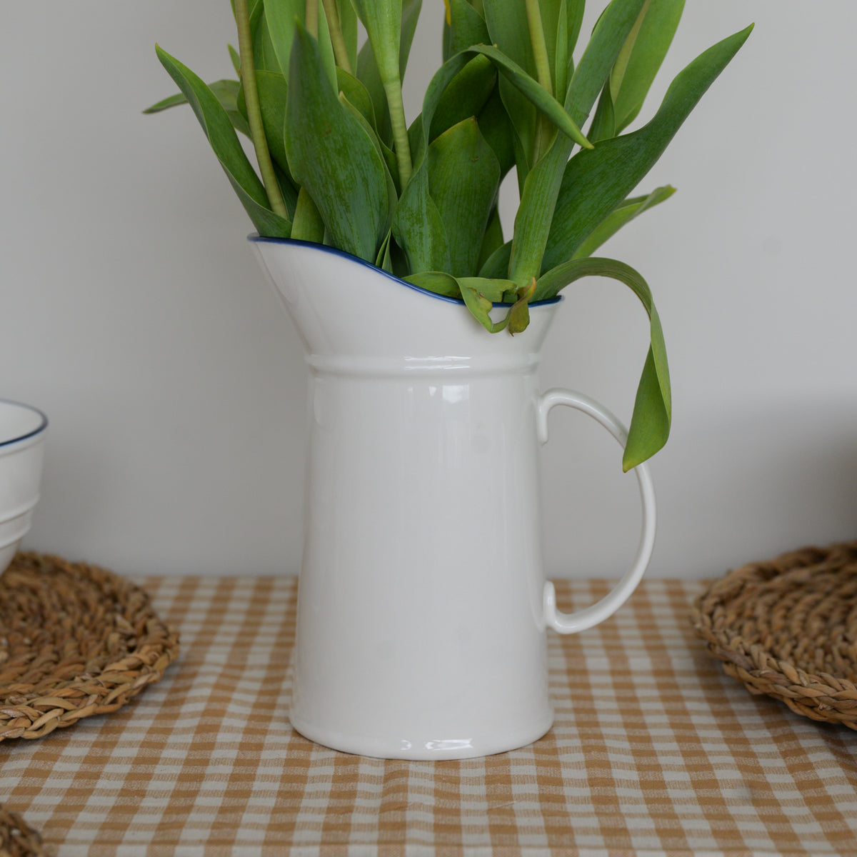 White Porcelain Water Jug – Mon Pote