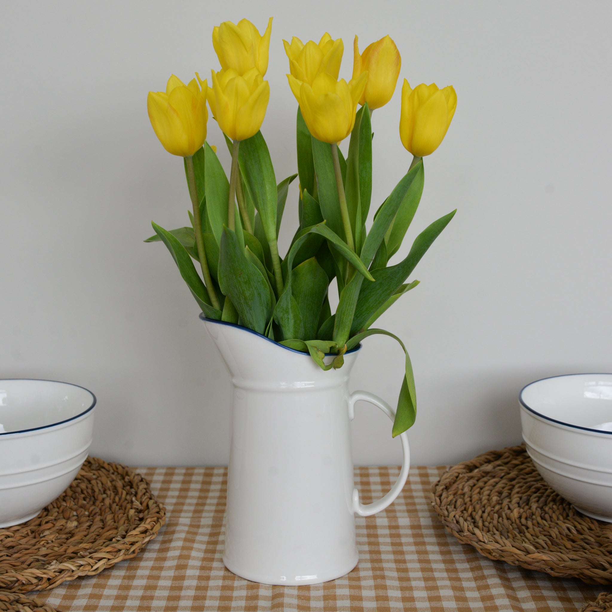 White Porcelain Water Jug – Mon Pote