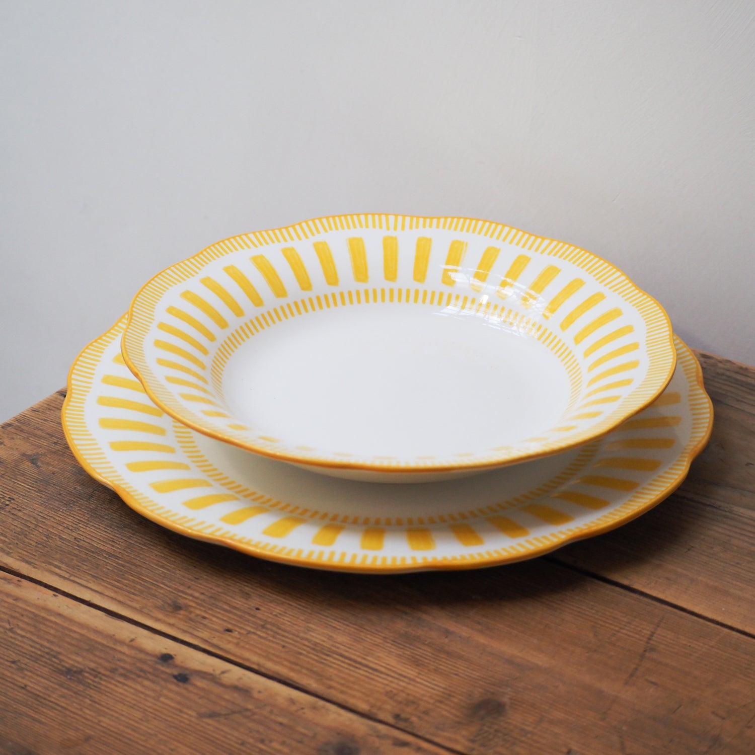 French Porcelain Scalloped Dinner Plate / Yellow – Mon Pote